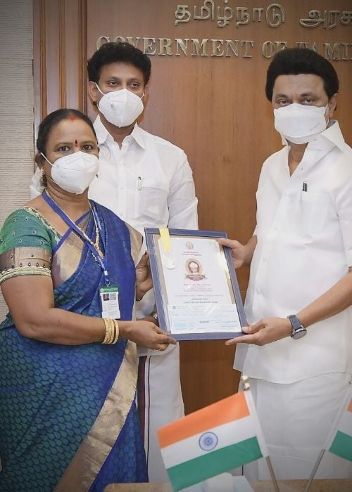 Dr. Radhakrishnan Award for the HM Smt S V Saraswathi (Photos) | iMedia